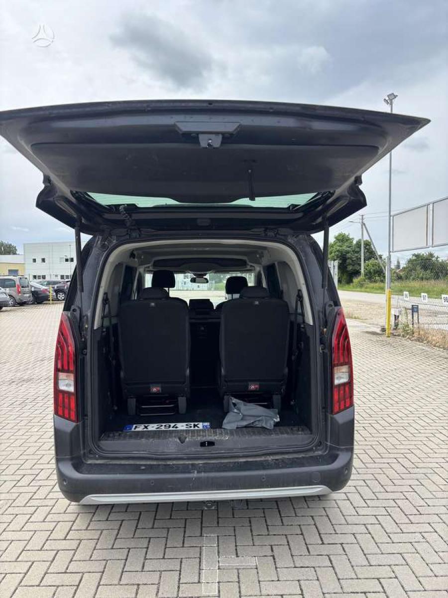 Melns Peugeot Rifter 2021 Tauragė, ar dzinēja tilpumu 1.20 L un nobraukumu 150 tūkst. km par 11700 €, foto 10 vietnē AUTOMOTO.COM.LV