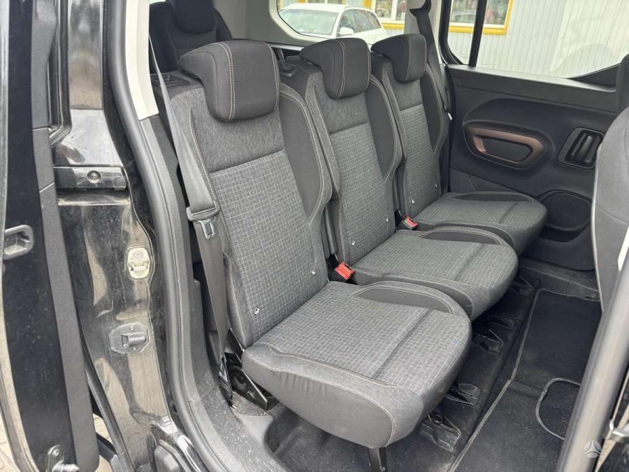 Melns Peugeot Rifter 2021 Tauragė, ar dzinēja tilpumu 1.20 L un nobraukumu 150 tūkst. km par 11700 €, foto 12 vietnē AUTOMOTO.COM.LV