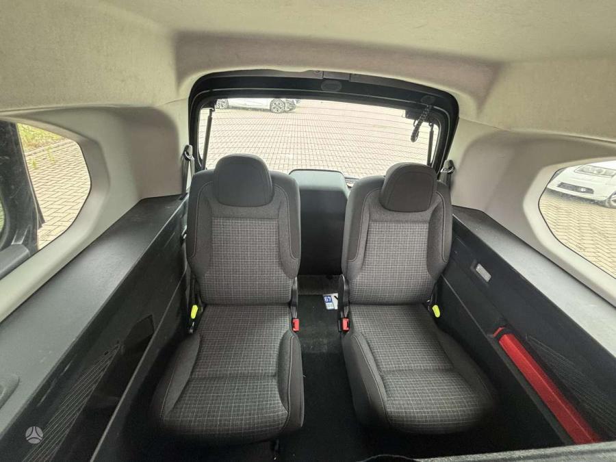 Melns Peugeot Rifter 2021 Tauragė, ar dzinēja tilpumu 1.20 L un nobraukumu 150 tūkst. km par 11700 €, foto 13 vietnē AUTOMOTO.COM.LV