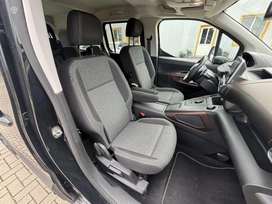 Melns Peugeot Rifter 2021 Tauragė, ar dzinēja tilpumu 1.20 L un nobraukumu 150 tūkst. km par 11700 €, foto 14 vietnē AUTOMOTO.COM.LV
