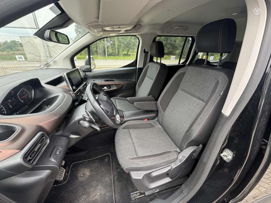 Melns Peugeot Rifter 2021 Tauragė, ar dzinēja tilpumu 1.20 L un nobraukumu 150 tūkst. km par 11700 €, foto 15 vietnē AUTOMOTO.COM.LV