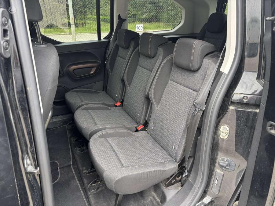 Melns Peugeot Rifter 2021 Tauragė, ar dzinēja tilpumu 1.20 L un nobraukumu 150 tūkst. km par 11700 €, foto 16 vietnē AUTOMOTO.COM.LV