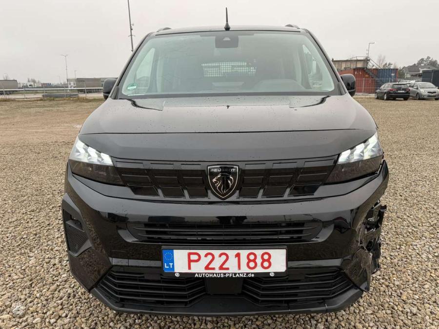 Melns Peugeot Rifter 2025 Viļņa, ar dzinēja tilpumu 1.50 L un nobraukumu 29 tūkst. km par 16500 €, foto 2 vietnē AUTOMOTO.COM.LV