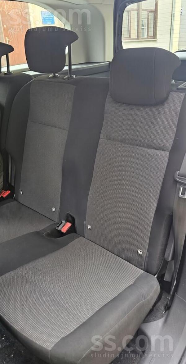 Melns Peugeot Rifter 2023 Rīga, ar dzinēja tilpumu 1.50 L un nobraukumu 70 tūkst. km par 18099 €, foto 8 vietnē AUTOMOTO.COM.LV