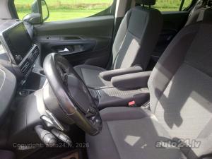Melns Peugeot Rifter 2019 Rakvere, ar dzinēja tilpumu 1.50 L un nobraukumu 121 tūkst. km par 11600 €, foto 4 vietnē AUTOMOTO.COM.LV