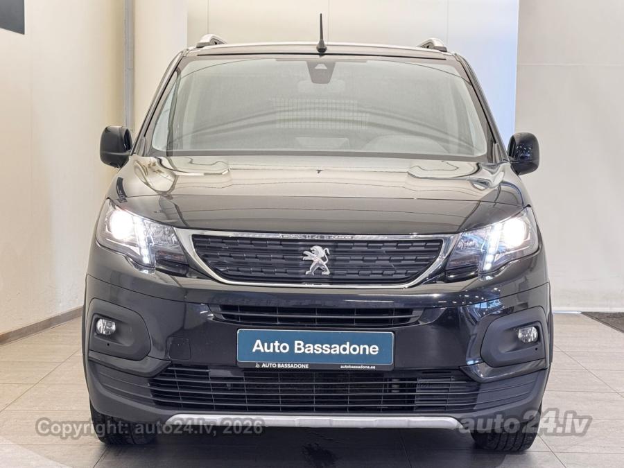 Melns Peugeot Rifter 2020 Tallina, ar dzinēja tilpumu 1.50 L un nobraukumu 171 tūkst. km par 16900 €, foto 3 vietnē AUTOMOTO.COM.LV
