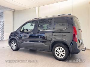 Melns Peugeot Rifter 2020 Tallina, ar dzinēja tilpumu 1.50 L un nobraukumu 171 tūkst. km par 16900 €, foto 5 vietnē AUTOMOTO.COM.LV