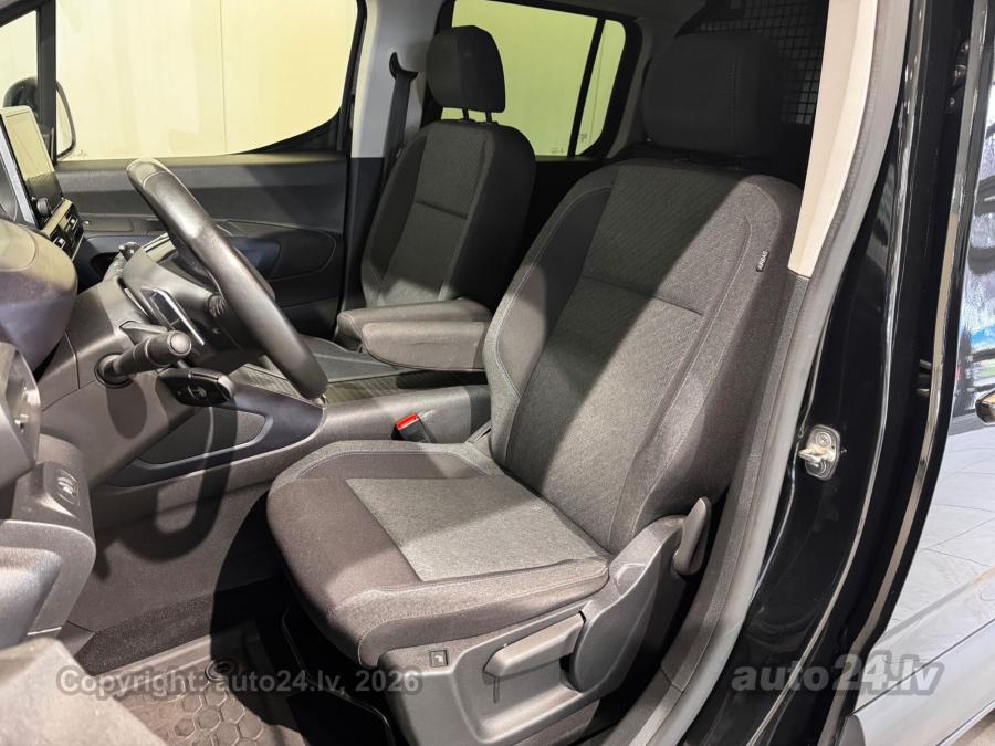 Melns Peugeot Rifter 2020 Tallina, ar dzinēja tilpumu 1.50 L un nobraukumu 171 tūkst. km par 16900 €, foto 8 vietnē AUTOMOTO.COM.LV