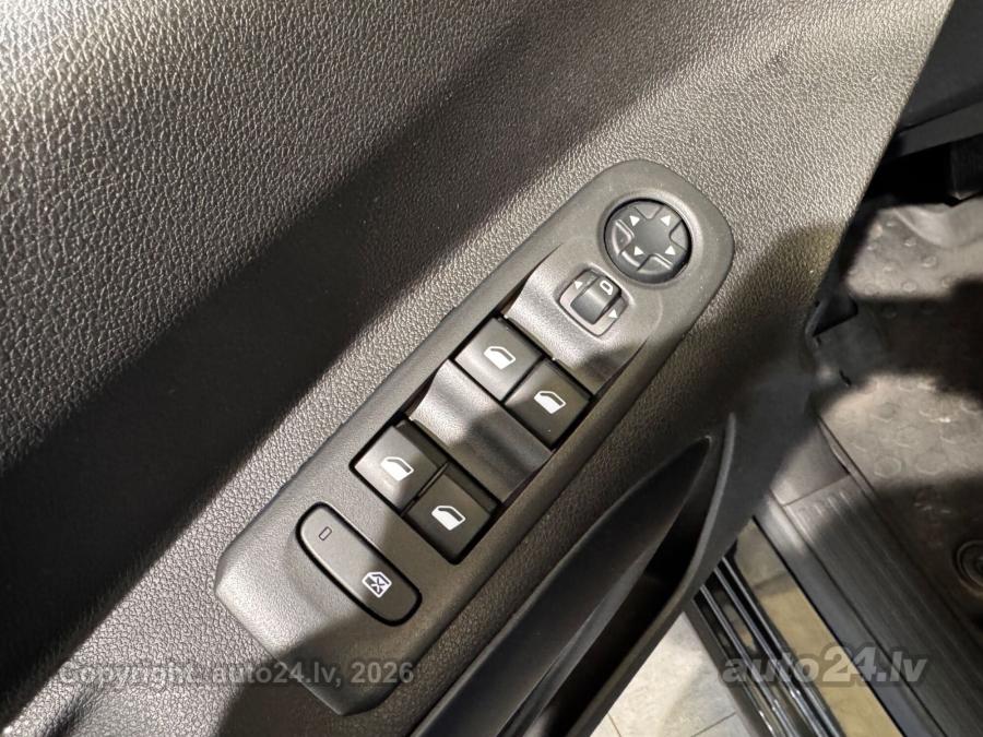 Melns Peugeot Rifter 2020 Tallina, ar dzinēja tilpumu 1.50 L un nobraukumu 171 tūkst. km par 16900 €, foto 10 vietnē AUTOMOTO.COM.LV