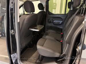 Melns Peugeot Rifter 2020 Tallina, ar dzinēja tilpumu 1.50 L un nobraukumu 171 tūkst. km par 16900 €, foto 19 vietnē AUTOMOTO.COM.LV