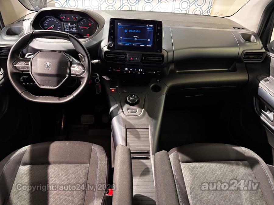 Melns Peugeot Rifter 2020 Tallina, ar dzinēja tilpumu 1.50 L un nobraukumu 171 tūkst. km par 16900 €, foto 22 vietnē AUTOMOTO.COM.LV