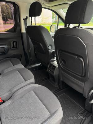 Black Peugeot Rifter 2020 in Narva-Joesuu, with an engine capacity of 1.50 L and mileage of 106 thousand km for 16600 €, photo 16 on AUTOMOTO.COM.LV