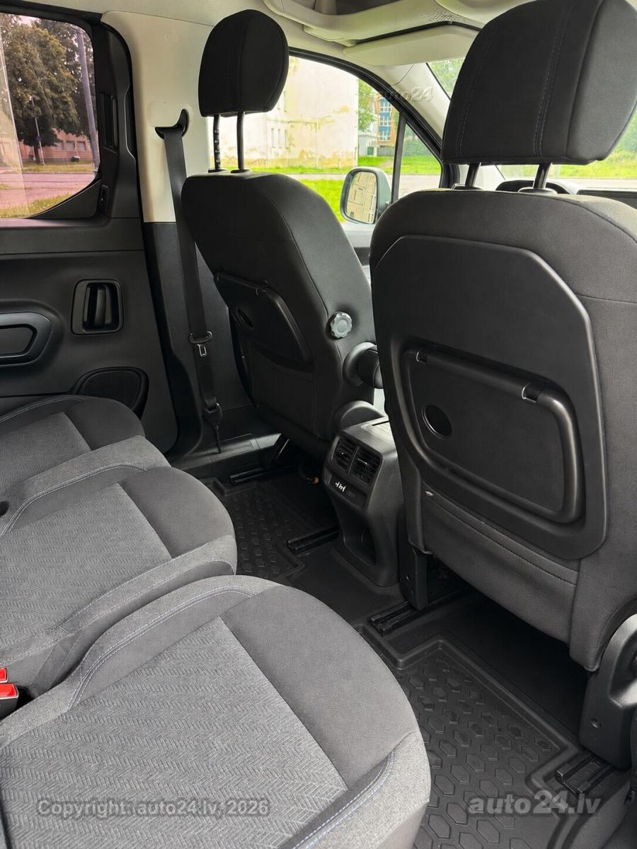 Black Peugeot Rifter 2020 in Narva-Joesuu, with an engine capacity of 1.50 L and mileage of 106 thousand km for 16600 €, photo 16 on AUTOMOTO.COM.LV