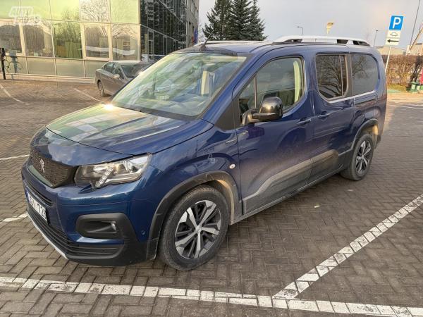 Blue Peugeot Rifter 2019 in Vilnius, with an engine capacity of 1.20 L and mileage of 234 thousand km for 11500 €, photo 3 on AUTOMOTO.COM.LV
