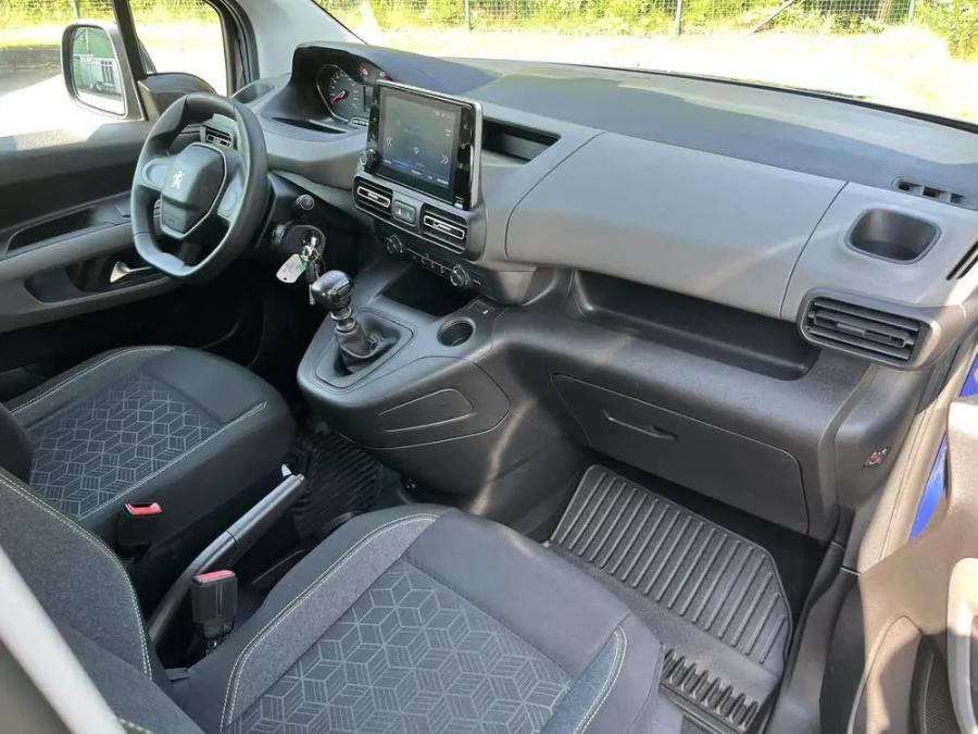 Zils Peugeot Rifter 2019 Jelgava, ar dzinēja tilpumu 1.20 L un nobraukumu 149 tūkst. km par 7990 €, foto 10 vietnē AUTOMOTO.COM.LV