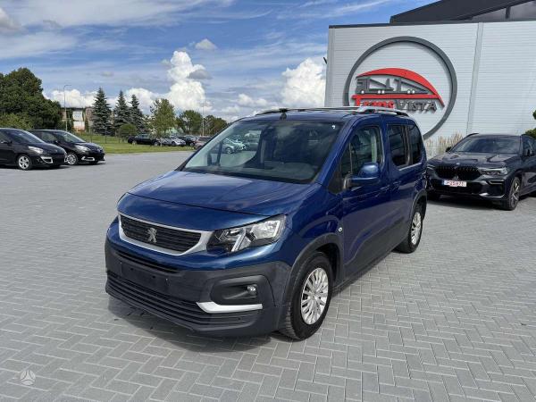 Zils Peugeot Rifter 2019 Telšiai, ar dzinēja tilpumu 1.50 L un nobraukumu 244 tūkst. km par 9300 €, foto 1 vietnē AUTOMOTO.COM.LV