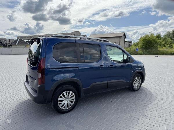Zils Peugeot Rifter 2019 Telšiai, ar dzinēja tilpumu 1.50 L un nobraukumu 244 tūkst. km par 9300 €, foto 7 vietnē AUTOMOTO.COM.LV