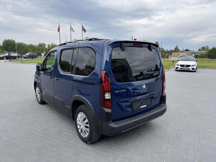 Zils Peugeot Rifter 2019 Telšiai, ar dzinēja tilpumu 1.50 L un nobraukumu 244 tūkst. km par 9300 €, foto 5 vietnē AUTOMOTO.COM.LV