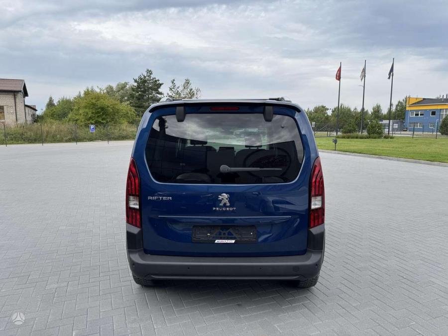 Zils Peugeot Rifter 2019 Telšiai, ar dzinēja tilpumu 1.50 L un nobraukumu 244 tūkst. km par 9300 €, foto 6 vietnē AUTOMOTO.COM.LV