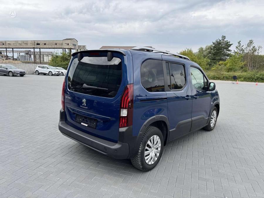 Zils Peugeot Rifter 2019 Telšiai, ar dzinēja tilpumu 1.50 L un nobraukumu 244 tūkst. km par 9300 €, foto 7 vietnē AUTOMOTO.COM.LV