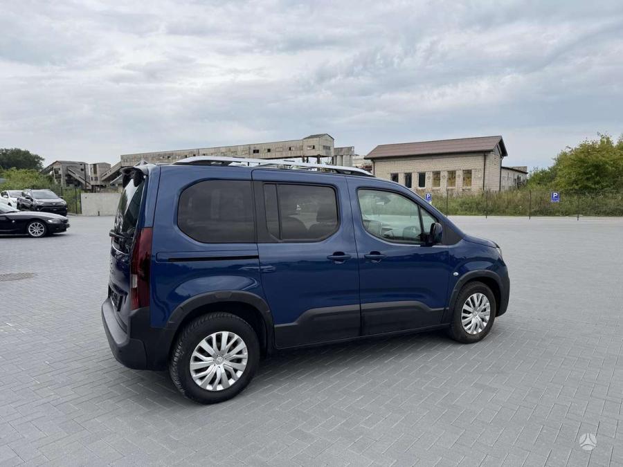 Zils Peugeot Rifter 2019 Telšiai, ar dzinēja tilpumu 1.50 L un nobraukumu 244 tūkst. km par 9300 €, foto 8 vietnē AUTOMOTO.COM.LV