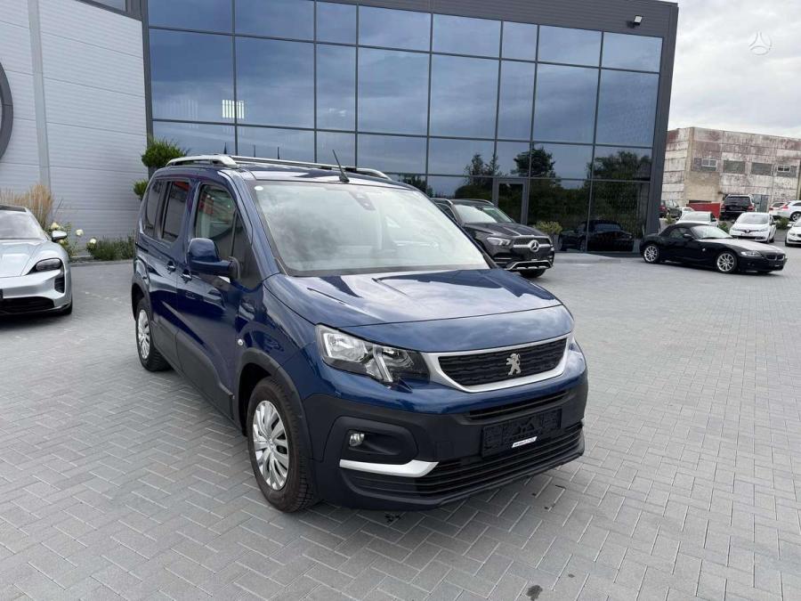 Zils Peugeot Rifter 2019 Telšiai, ar dzinēja tilpumu 1.50 L un nobraukumu 244 tūkst. km par 9300 €, foto 10 vietnē AUTOMOTO.COM.LV