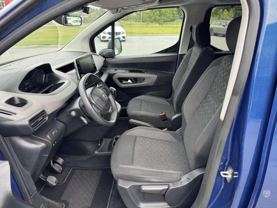 Zils Peugeot Rifter 2019 Telšiai, ar dzinēja tilpumu 1.50 L un nobraukumu 244 tūkst. km par 9300 €, foto 17 vietnē AUTOMOTO.COM.LV