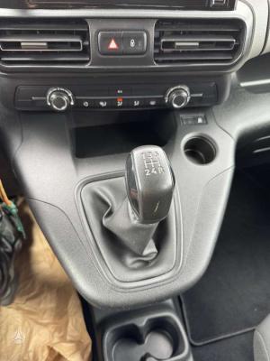 Zils Peugeot Rifter 2019 Telšiai, ar dzinēja tilpumu 1.50 L un nobraukumu 244 tūkst. km par 9300 €, foto 26 vietnē AUTOMOTO.COM.LV