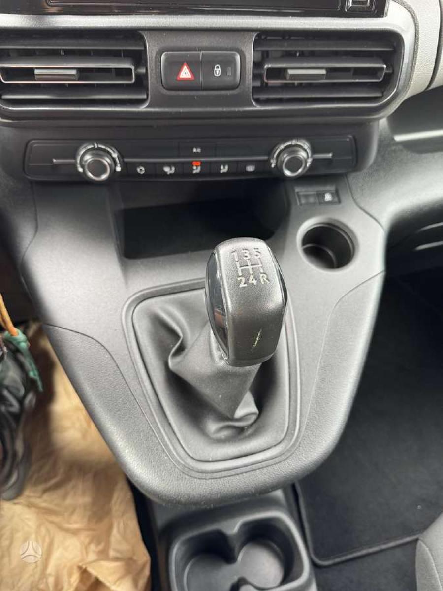 Zils Peugeot Rifter 2019 Telšiai, ar dzinēja tilpumu 1.50 L un nobraukumu 244 tūkst. km par 9300 €, foto 26 vietnē AUTOMOTO.COM.LV