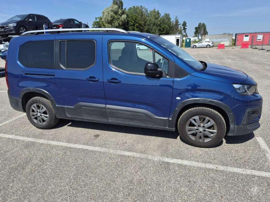 Zils Peugeot Rifter 2022 Viļņa, ar dzinēja tilpumu 1.20 L un nobraukumu 194 tūkst. km par 11800 €, foto 4 vietnē AUTOMOTO.COM.LV