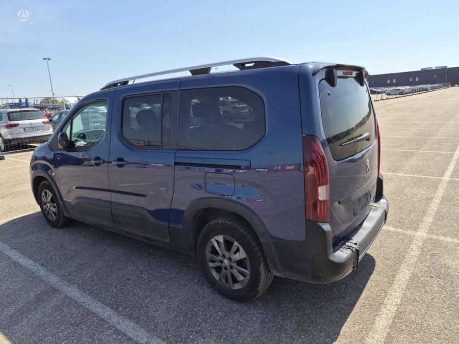 Zils Peugeot Rifter 2022 Viļņa, ar dzinēja tilpumu 1.20 L un nobraukumu 194 tūkst. km par 11800 €, foto 5 vietnē AUTOMOTO.COM.LV