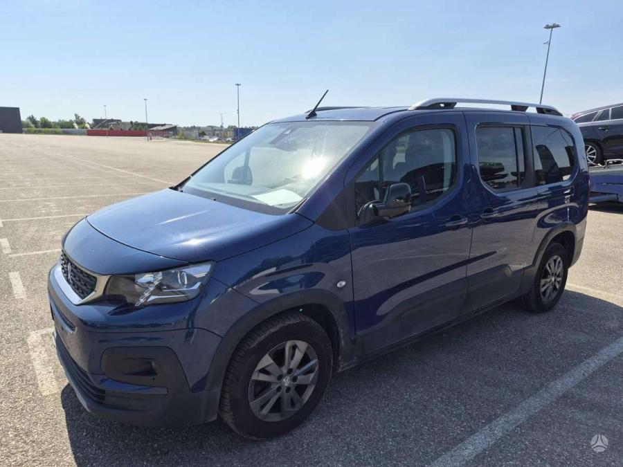 Zils Peugeot Rifter 2022 Viļņa, ar dzinēja tilpumu 1.20 L un nobraukumu 194 tūkst. km par 11800 €, foto 7 vietnē AUTOMOTO.COM.LV