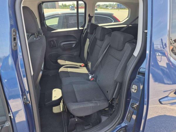 Blue Peugeot Rifter 2022 in Vilnius, with an engine capacity of 1.20 L and mileage of 194 thousand km for 11800 €, photo 10 on AUTOMOTO.COM.LV