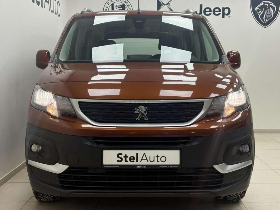 Brūns Peugeot Rifter 2019 Viļņa, ar dzinēja tilpumu 1.50 L un nobraukumu 72 tūkst. km par 13500 €, foto 4 vietnē AUTOMOTO.COM.LV