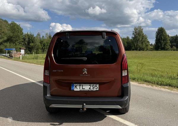 Brūns Peugeot Rifter 2018 Plungė, ar dzinēja tilpumu 1.50 L un nobraukumu 264 tūkst. km par 8600 €, foto 6 vietnē AUTOMOTO.COM.LV