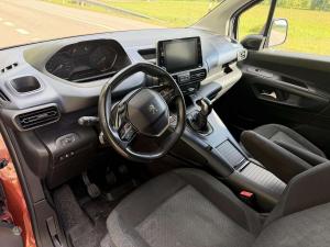 Brown Peugeot Rifter 2018 in Plunge, with an engine capacity of 1.50 L and mileage of 264 thousand km for 8600 €, photo 9 on AUTOMOTO.COM.LV