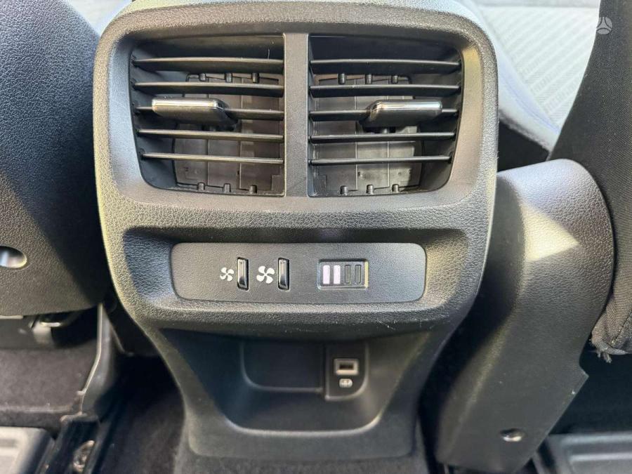 Brown Peugeot Rifter 2018 in Plunge, with an engine capacity of 1.50 L and mileage of 264 thousand km for 8600 €, photo 14 on AUTOMOTO.COM.LV