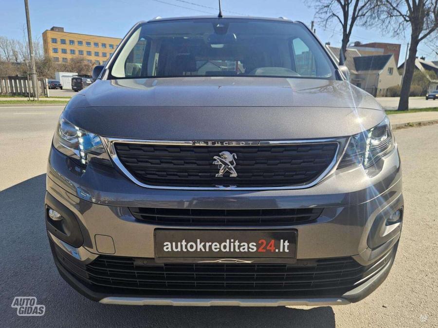 Brown Peugeot Rifter 2019 in Siauliai, with an engine capacity of 1.20 L and mileage of 162 thousand km for 9950 €, photo 3 on AUTOMOTO.COM.LV