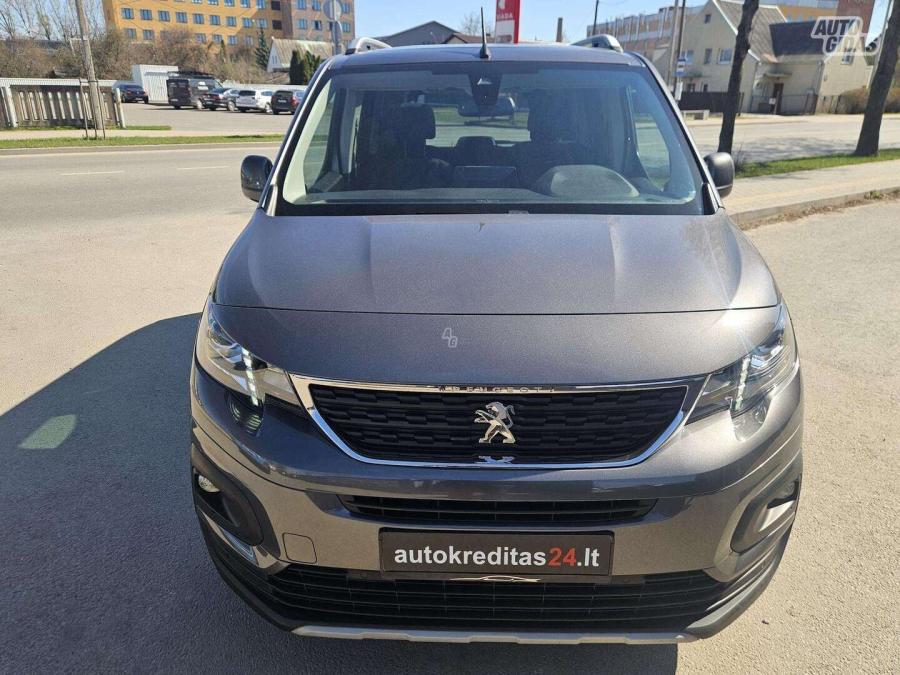 Brown Peugeot Rifter 2019 in Siauliai, with an engine capacity of 1.20 L and mileage of 162 thousand km for 9950 €, photo 4 on AUTOMOTO.COM.LV