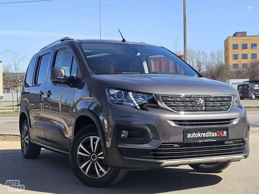 Brown Peugeot Rifter 2019 in Siauliai, with an engine capacity of 1.20 L and mileage of 162 thousand km for 9950 €, photo 5 on AUTOMOTO.COM.LV