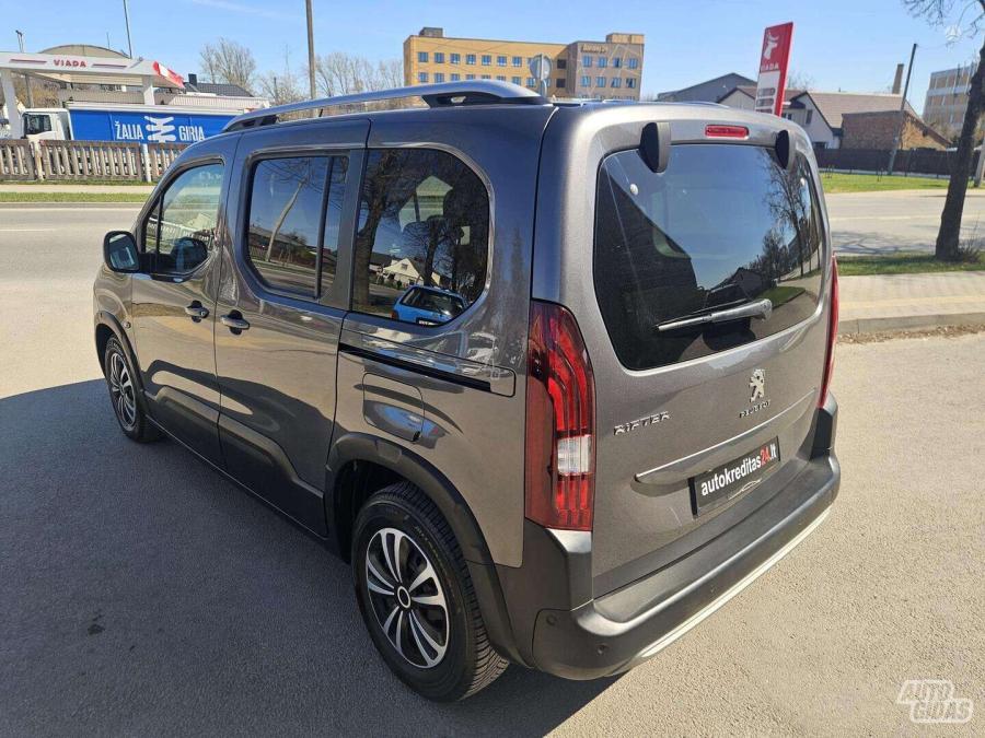 Brown Peugeot Rifter 2019 in Siauliai, with an engine capacity of 1.20 L and mileage of 162 thousand km for 9950 €, photo 6 on AUTOMOTO.COM.LV