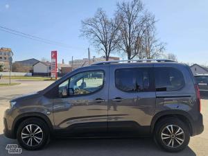 Brown Peugeot Rifter 2019 in Siauliai, with an engine capacity of 1.20 L and mileage of 162 thousand km for 9950 €, photo 8 on AUTOMOTO.COM.LV