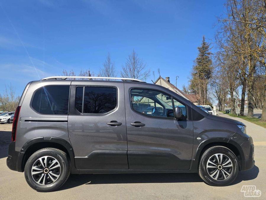 Brown Peugeot Rifter 2019 in Siauliai, with an engine capacity of 1.20 L and mileage of 162 thousand km for 9950 €, photo 11 on AUTOMOTO.COM.LV