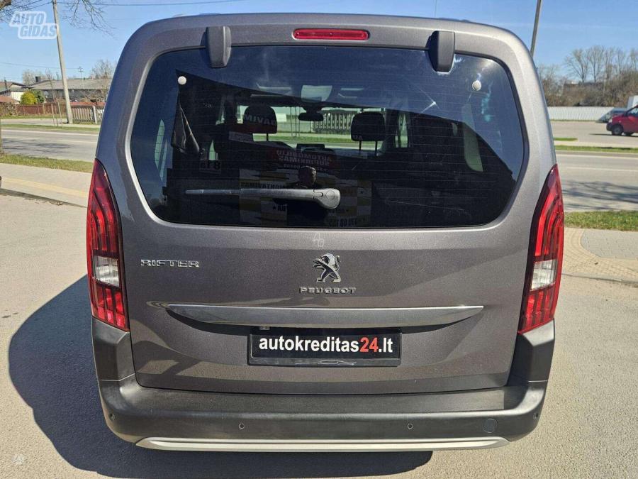 Brown Peugeot Rifter 2019 in Siauliai, with an engine capacity of 1.20 L and mileage of 162 thousand km for 9950 €, photo 12 on AUTOMOTO.COM.LV