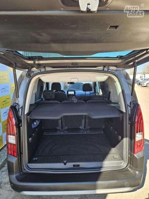 Brown Peugeot Rifter 2019 in Siauliai, with an engine capacity of 1.20 L and mileage of 162 thousand km for 9950 €, photo 13 on AUTOMOTO.COM.LV