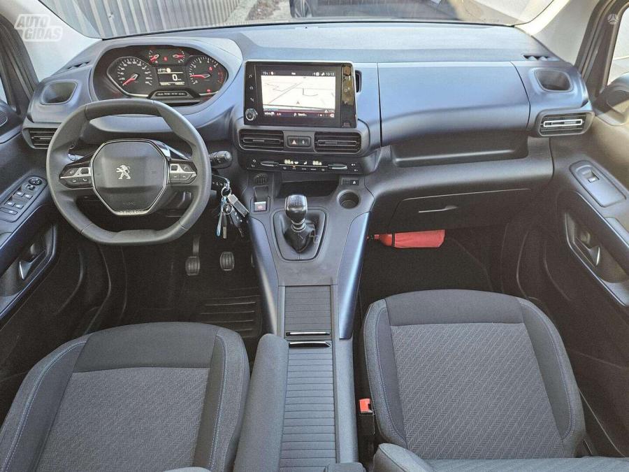Brown Peugeot Rifter 2019 in Siauliai, with an engine capacity of 1.20 L and mileage of 162 thousand km for 9950 €, photo 15 on AUTOMOTO.COM.LV