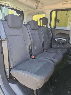 Brown Peugeot Rifter 2019 in Siauliai, with an engine capacity of 1.20 L and mileage of 162 thousand km for 9950 €, photo 19 on AUTOMOTO.COM.LV