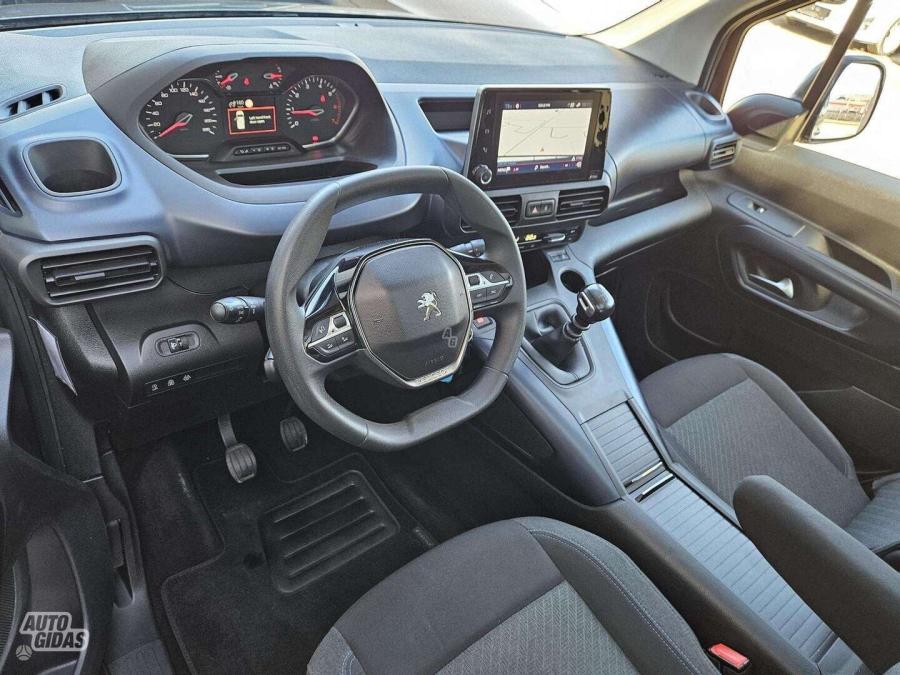 Brown Peugeot Rifter 2019 in Siauliai, with an engine capacity of 1.20 L and mileage of 162 thousand km for 9950 €, photo 21 on AUTOMOTO.COM.LV