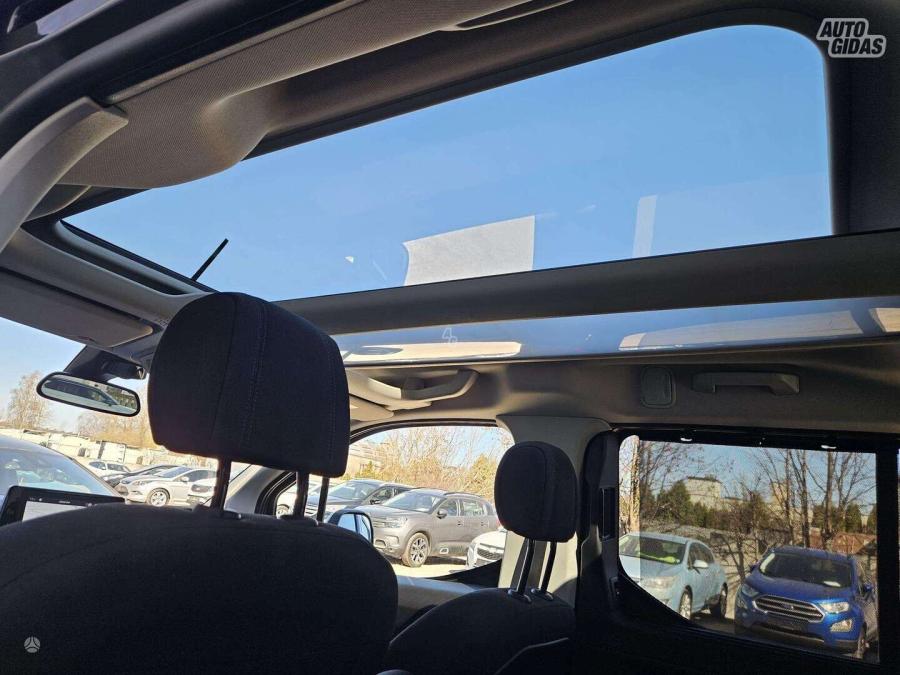 Brown Peugeot Rifter 2019 in Siauliai, with an engine capacity of 1.20 L and mileage of 162 thousand km for 9950 €, photo 26 on AUTOMOTO.COM.LV