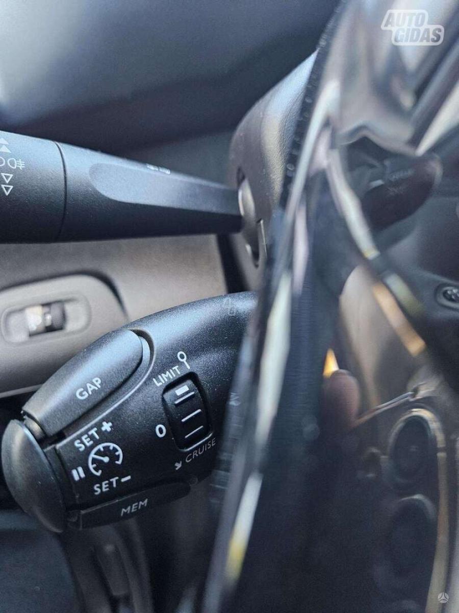 Brown Peugeot Rifter 2019 in Siauliai, with an engine capacity of 1.20 L and mileage of 162 thousand km for 9950 €, photo 29 on AUTOMOTO.COM.LV